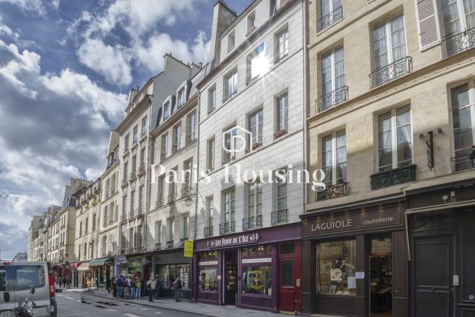 Studio to rent in Paris 75004 - €1,100 per month - Ref 140583