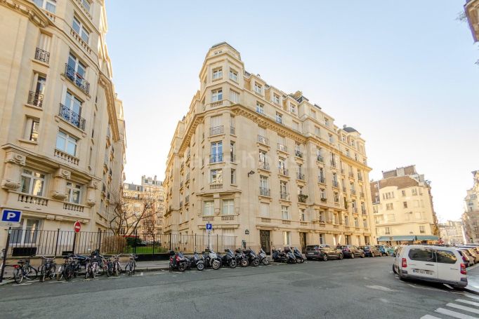 Apartment to rent in Paris 15, 1 bedroom, €2,100 - 140984